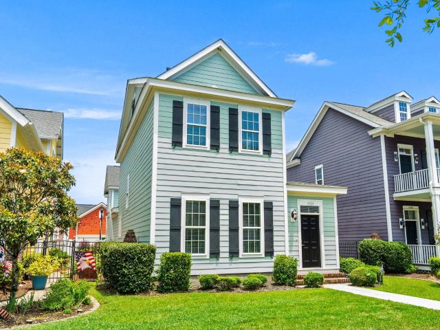 3384 Pampas Dr
