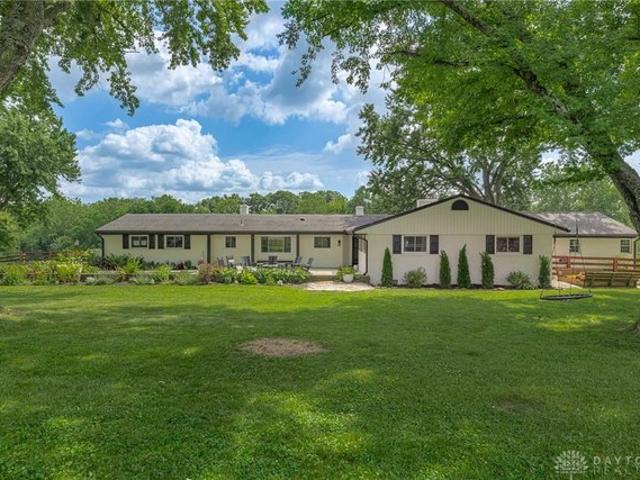 3385 Middle Run Rd, Sugarcreek Township, OH 45068