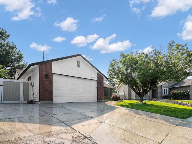 3385 N Creswell Way