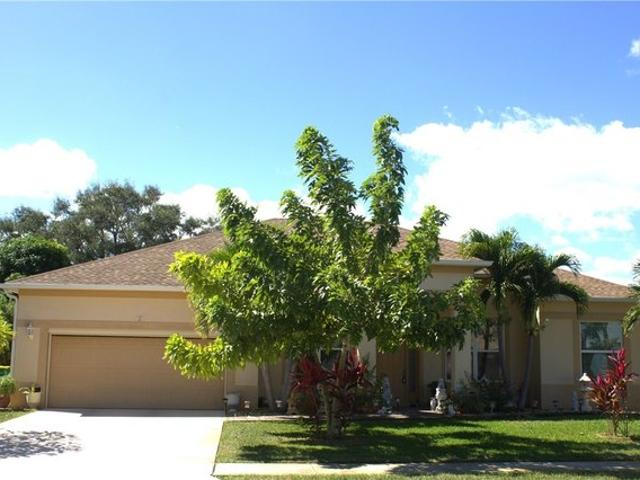 3385 Soft Breeze Cir, Melbourne, FL 32904