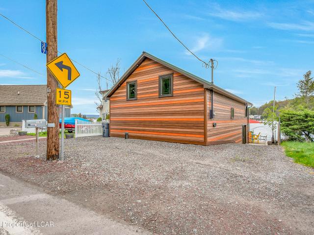 3386 Lakeside Dr. Pole 307 Drive