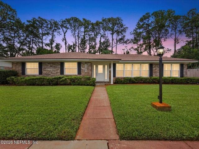 3386 Pickwick Dr S, Jacksonville, FL 32257