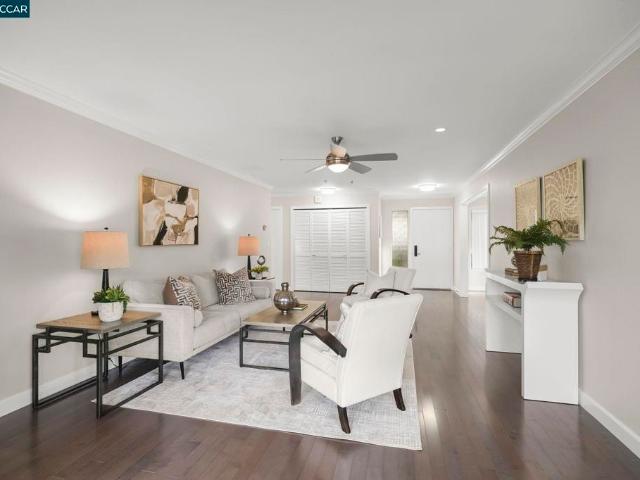 3386 Rossmoor Pkwy 6