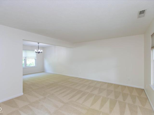 3387 Pineleigh Way