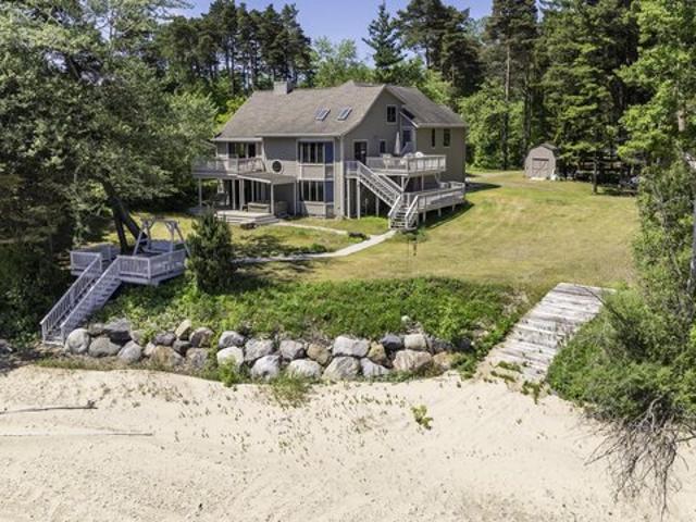 3388 N Lakeshore Rd, Deckerville, MI 48427