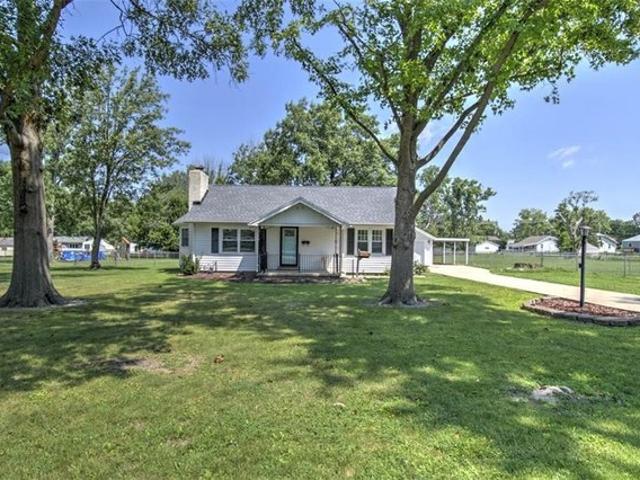 3388 E Cedar St, Decatur, IL 62521