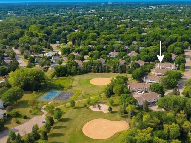 3388 Juliet Dr, Woodbury, MN 55125