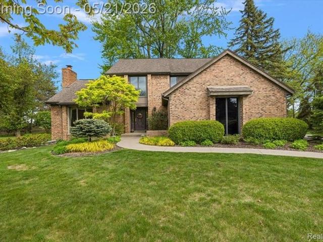 33891 Yorkridge St, Farmington Hills, MI 48331