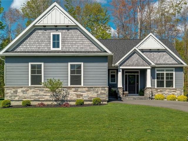 3389 Hickory Knoll Ln, Baldwinsville, NY 13027