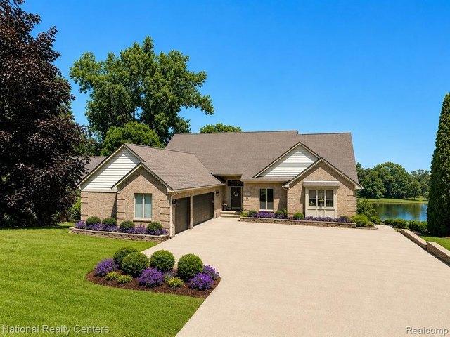 3380 E Benstein Rd W, Commerce Township, MI 48382