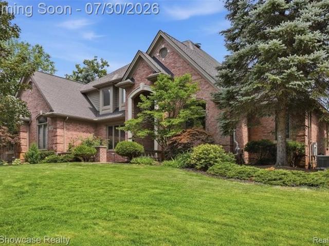 3380 Sutton Ln, Commerce Township, MI 48390