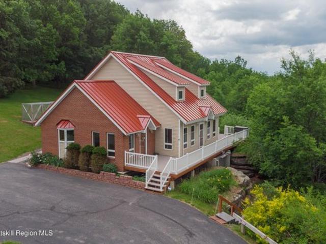 3381 Narrow Notch Rd, Hobart, NY 13788