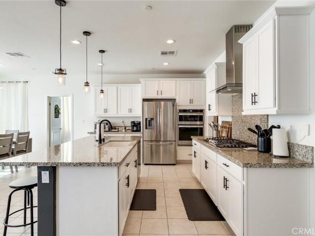 3382 E Aspen