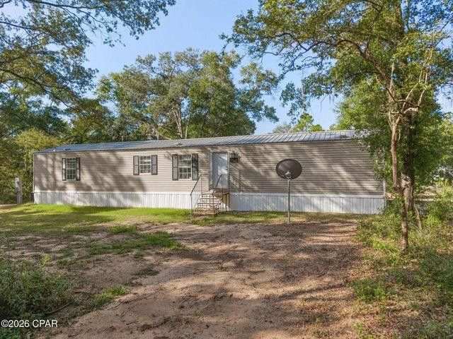 3382 Lakeshore Dr, Chipley, FL 32428