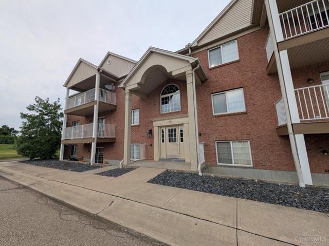 3383 Emerald Lakes Dr Unit 2D, Green Township, OH 45211