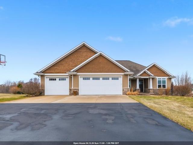 3383 Hawkeye Ct, Suamico, WI 54313