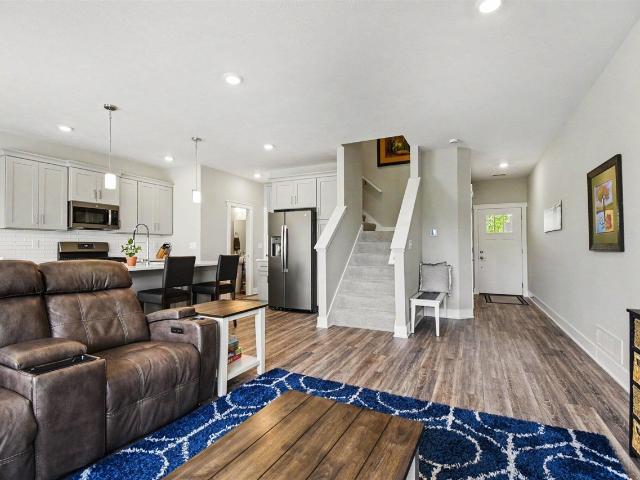 3383 Kings River Street # 4