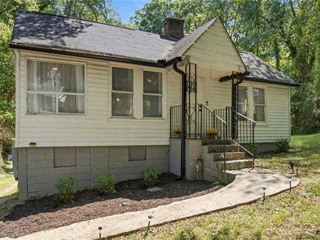 3383 Lawrence St, Scottdale, GA 30079