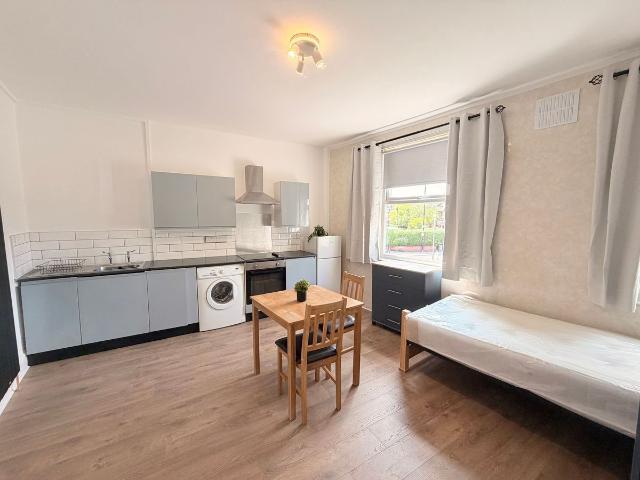 338 Barlow Moor Road, Chorlton Cum Hardy M21, Studio to rent, £700 pcm | PrimeLocation