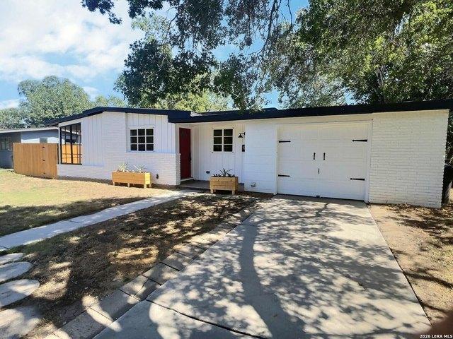 338 Brettonwood Dr, San Antonio, TX 78218
