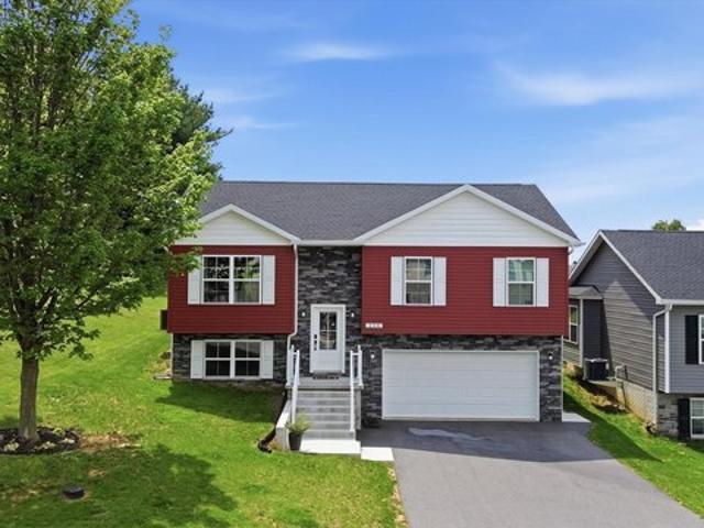 338 Grandview Ave W, Waynesboro, PA 17268