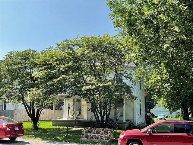 338 E Main St, Moweaqua, IL 62550