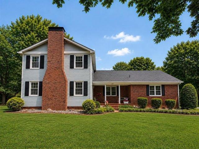 338 Hillwood Dr, Bowling Green, KY 42101
