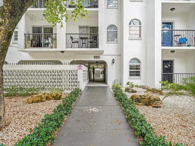 338 Majorca Ave #103, Coral Gables, FL 33134