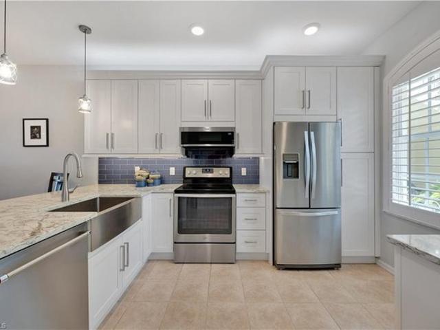 338 Newport Dr Apt 1803, Naples, FL 34114