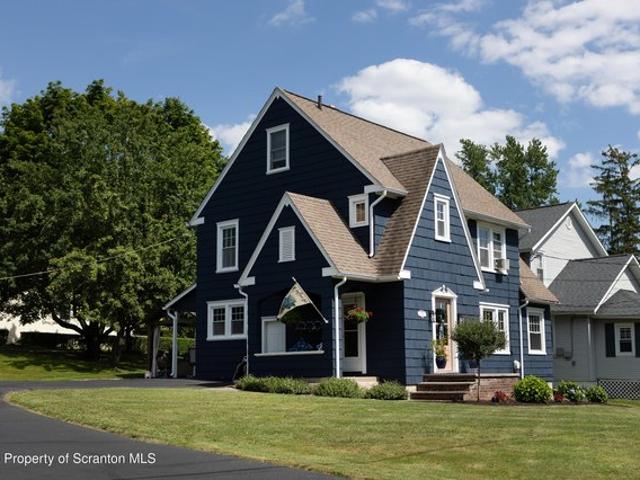 338 S Abington Rd, Clarks Green, PA 18411