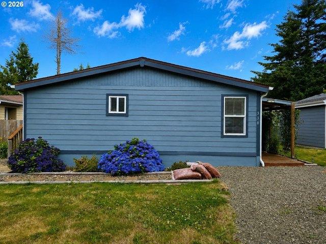 338 SE Egbert Ave, Siletz, OR 97380