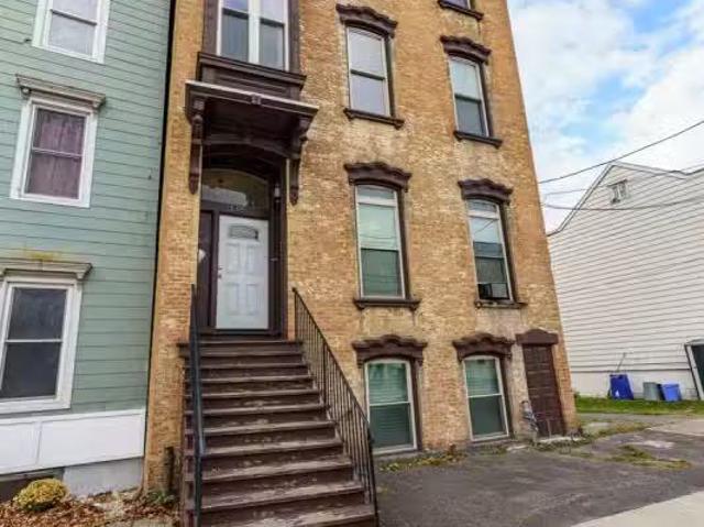 338 Washington Avenue, 3rd Floor, Albany, NY 12203