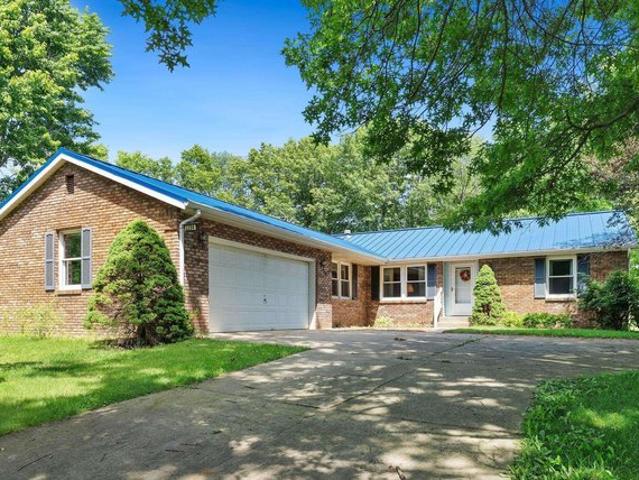 3394 N Old Farm Rd, Warsaw, IN 46582