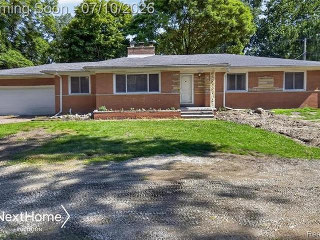 33950 Ecorse Rd, Romulus, MI 48174