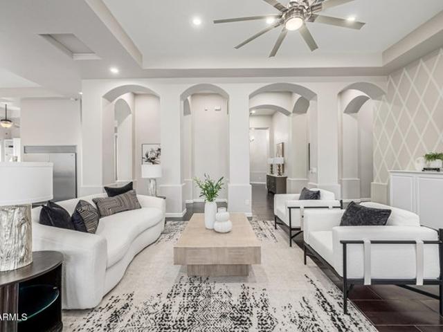3396 E Raven Dr, Chandler, AZ 85286