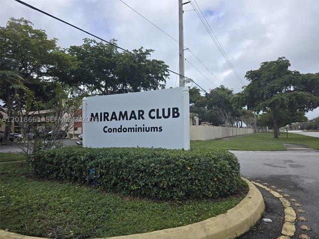 3396 Foxcroft Rd Apt 113, Miramar, FL 33025