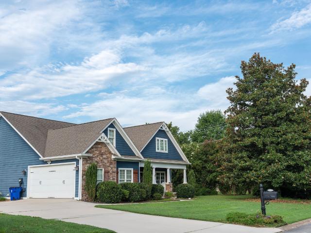 3397 Autumn Ridge Dr NW