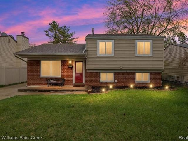 33984 Little Mack Ave, Clinton Township, MI 48035