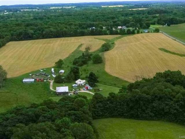 3398 S State Road 60, Pekin, IN 47167