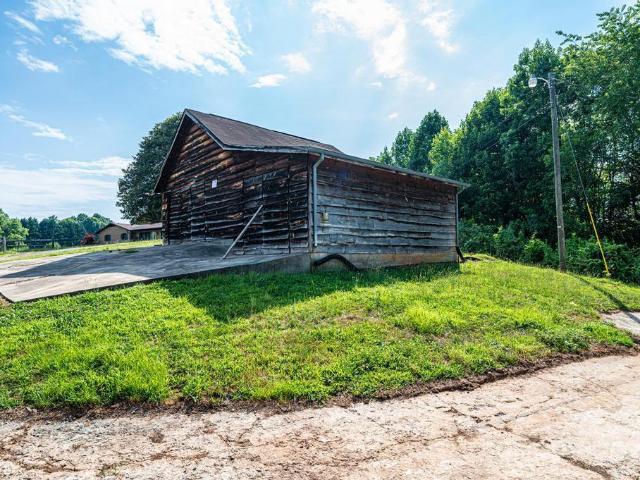 3398 Shamrock Heights