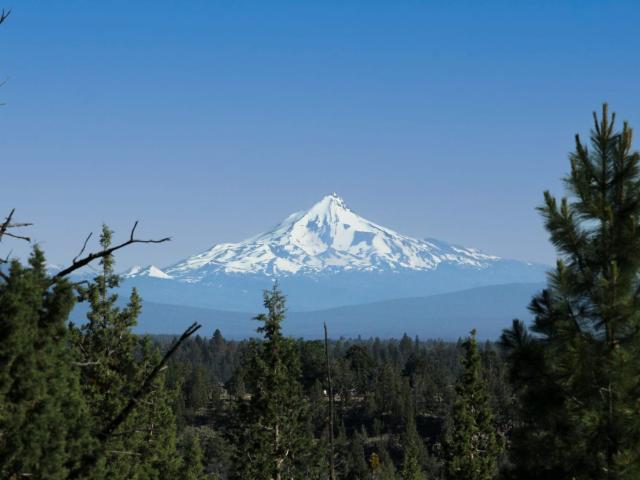 3399 NW Greenleaf Way, Bend, US, OR