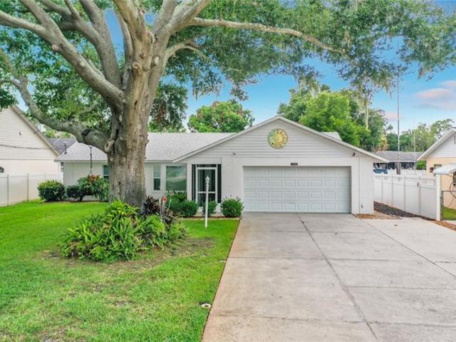 33909 Linda Ln, Leesburg, FL 34788