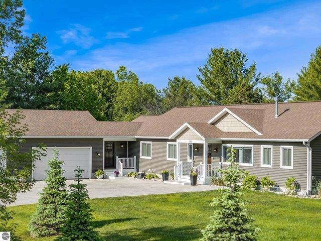 3390 Epps Ln, Traverse City, MI 49686