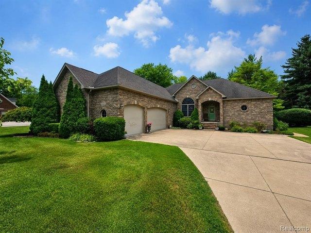 3391 N Burwick Dr, Port Huron, MI 48060