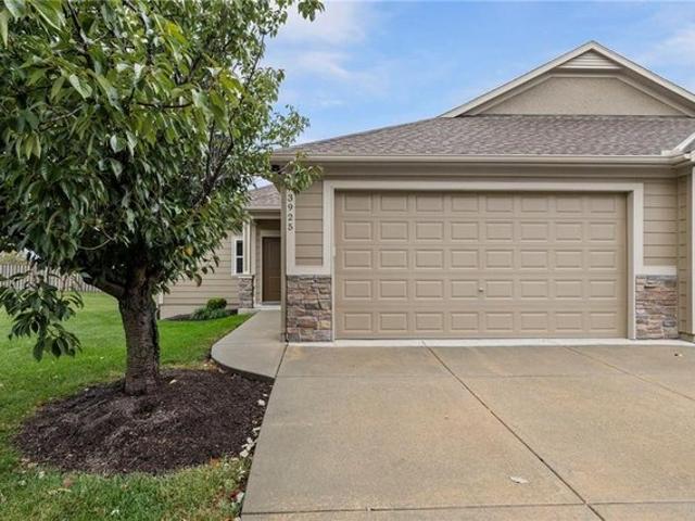 33925 W 90th Cir, De Soto, KS 66018