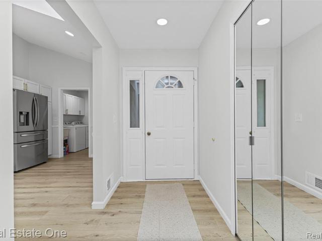 33925 Oakwood Drive