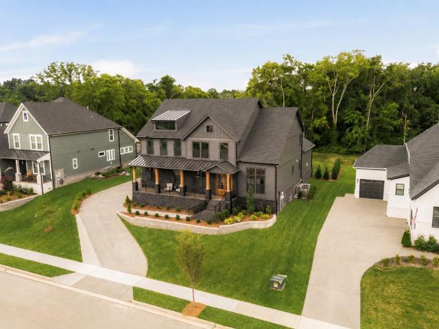 3392 Sarah Bee Ln