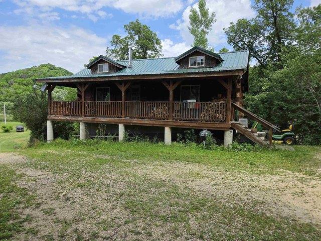 33932 Buck Creek Rd, Guttenberg, IA 52052