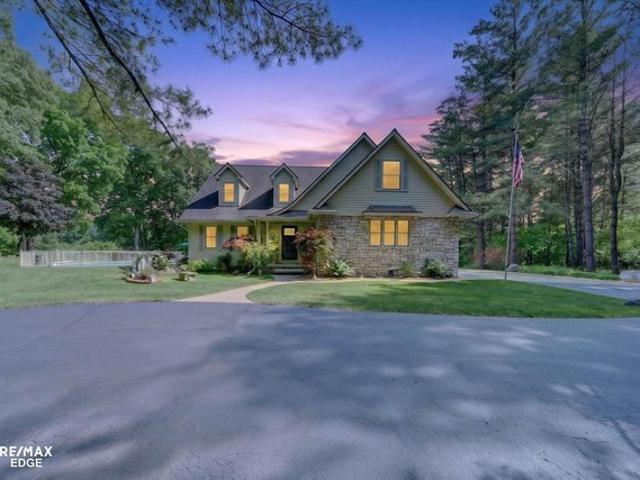 3393 Lippincott Rd, Lapeer, MI 48446