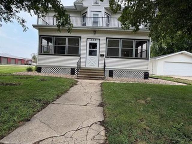 339 3rd St, Ashton, IA 51232